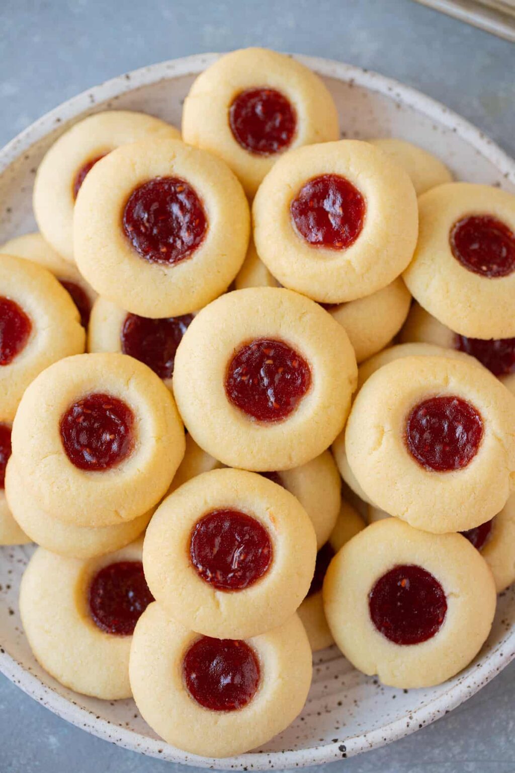 38 Easy Christmas Cookies to Make With Your Kids - Fun Family Meals